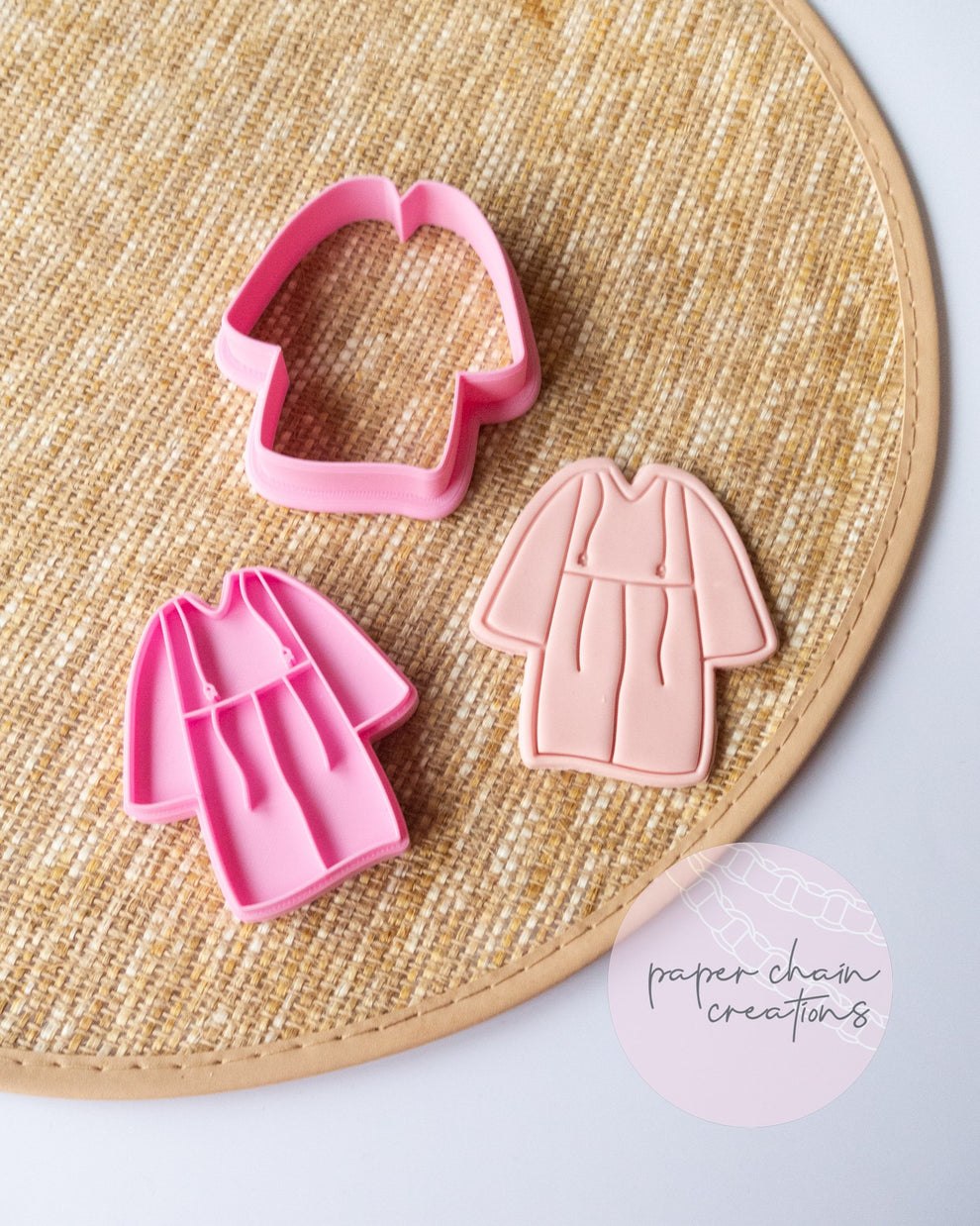 Graduation Robe Cookie Cutter and Fondant Embosser – Paper Chain Creations